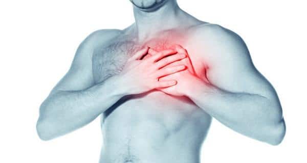 8 warning signs of a heart attack you should know about | TheHealthSite.com