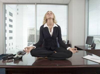 Simple yet effective exercises you can do at your desk | TheHealthSite.com