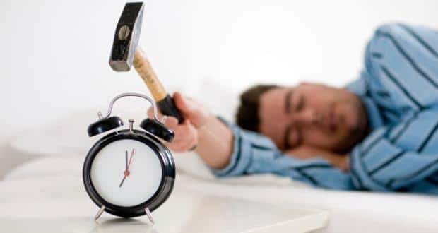 Is your snoozing habit interfering with your sleep? | TheHealthSite.com