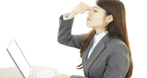 How can I minimize eye strain during my work hours? | TheHealthSite.com