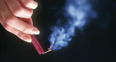 Smoke from a single snake firecracker equals 464 cigarettes ...