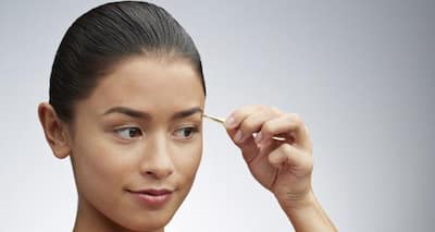 How to buy and use tweezers for your eyebrows | TheHealthSite.com