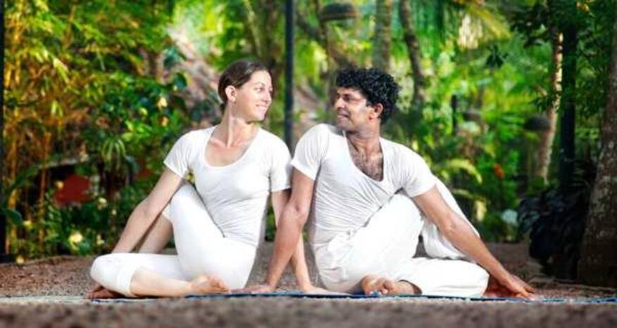 Daily Yoga Tip: Couple yoga poses to bond with your partner (Photo ...