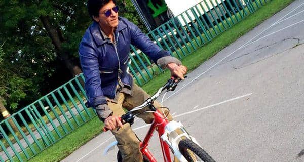 Today's fitness inspiration: SRK riding a bicycle! | TheHealthSite.com