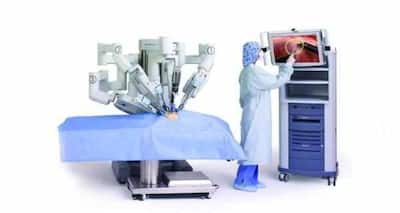 Surgery with Da Vinci Xi System, the most advanced robotic surgical ...
