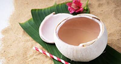 Use coconut water to lighten acne scars naturally! | TheHealthSite.com