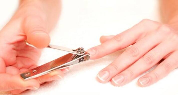 How to clip nails the right way? (Beauty query) | TheHealthSite.com
