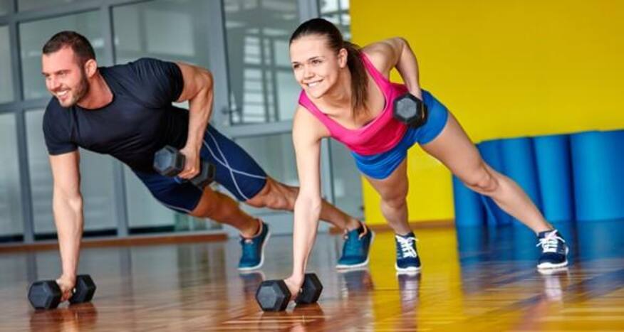 8 ways dumbbells can give you a toned body | TheHealthSite.com