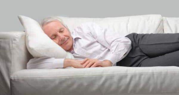 Sleeping sideways may help ward off Alzheimer's | TheHealthSite.com