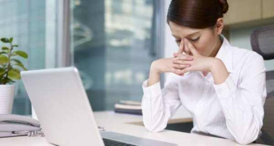 Reduce Eye Strain At Work: 8 Tips For Desk Jobs And Prolonged Screen ...