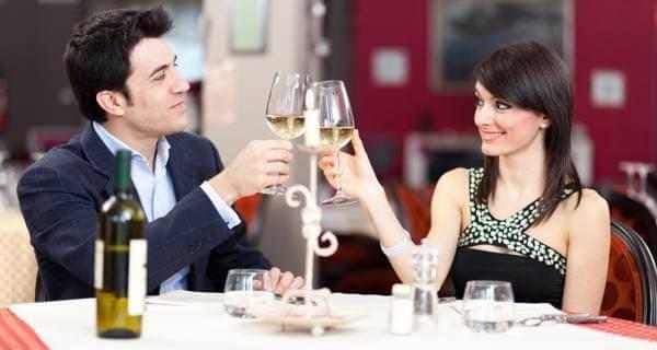 Will over eating on a date impress the ladies? | TheHealthSite.com