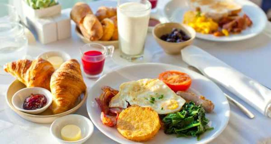 Obese? Eat breakfast to stay active | TheHealthSite.com