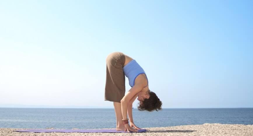 10 common yoga asanas we all do wrong | TheHealthSite.com