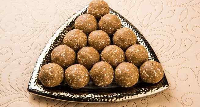 Bihu special-- Tilor laru or til laddoo | TheHealthSite.com