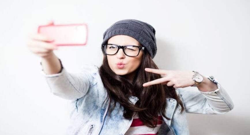 Top 6 selfie expressions everybody is crazy about! | TheHealthSite.com