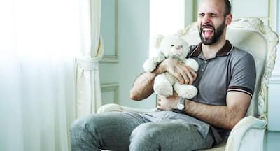 5 signs your husband or boyfriend is a man-child | TheHealthSite.com