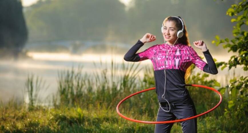 5 reasons why you should start hula hooping today! | TheHealthSite.com