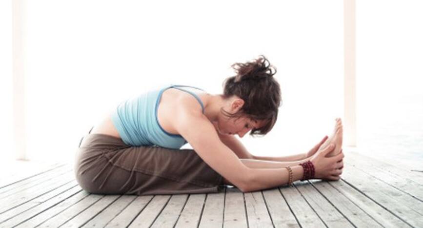 10-minute weight-loss yoga sequence for the lazy bum | TheHealthSite.com