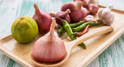 Here is why you need to try this unique onion tea | TheHealthSite.com