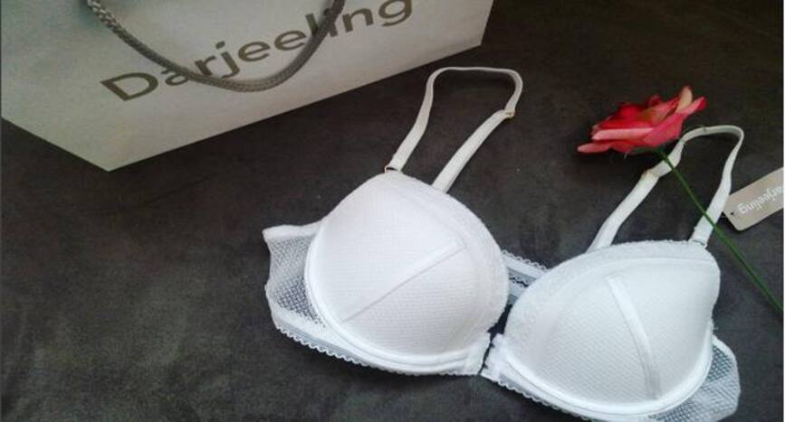 Real women share tips for buying the right bra for big breasts (Cup ...