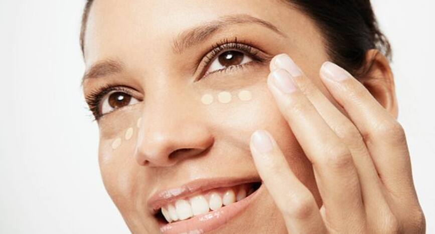 5 skin habits that clog your skin pores and cause acne | TheHealthSite.com