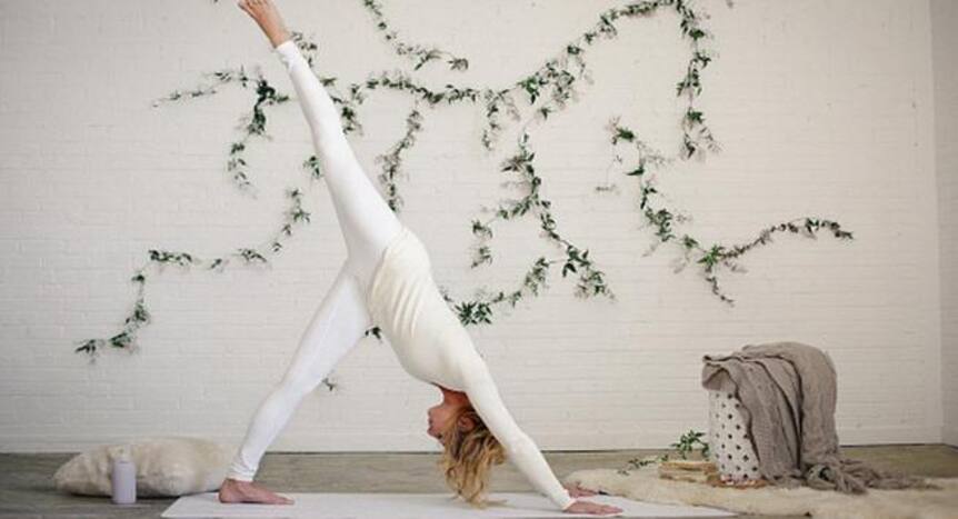 6 yoga asanas to sculpt a V-shaped back | TheHealthSite.com