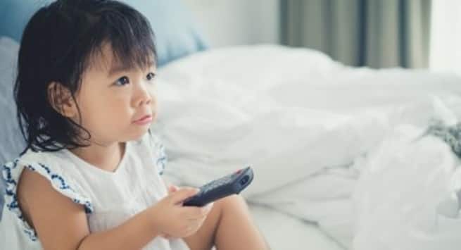 4 tips to stop your child from watching too much TV | TheHealthSite.com