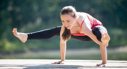 Firefly Pose (Tittibhasana): How To Practice, Benefits And Precautions ...