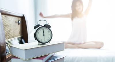 The right way to wake up after sleep according to Ayurveda ...