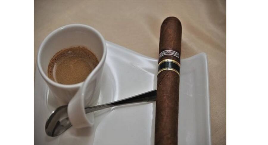 Cigars may be just as harmful, addictive as cigarettes | TheHealthSite.com