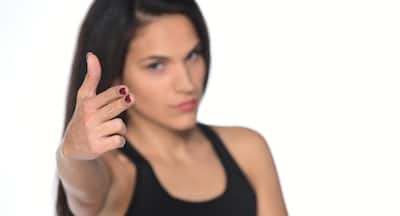 6 signs you exhibit that are intimidating others | TheHealthSite.com