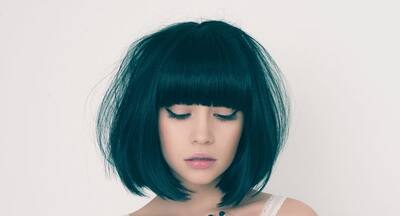 Here's how to prevent greasy bangs! | TheHealthSite.com