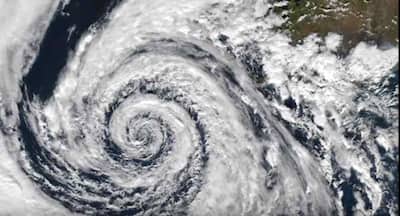 Cyclone Ockhi: How to stay safe during a cyclone | TheHealthSite.com
