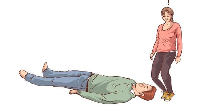 First-aid: How to place a person in recovery position (step by step ...