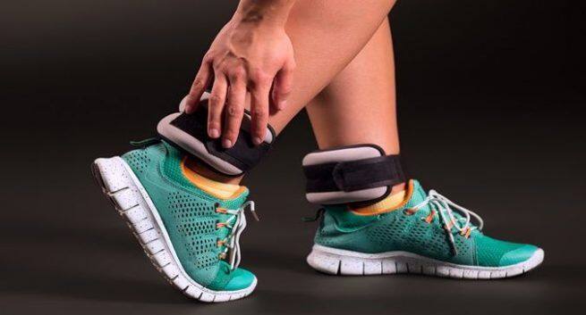 Here's how to get a full-body workout using ankle weights ...