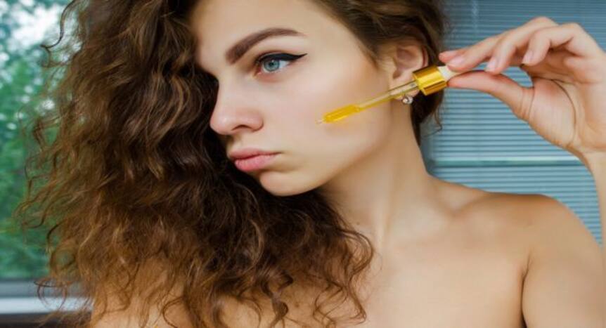 6 ways facial oils help your skin | TheHealthSite.com