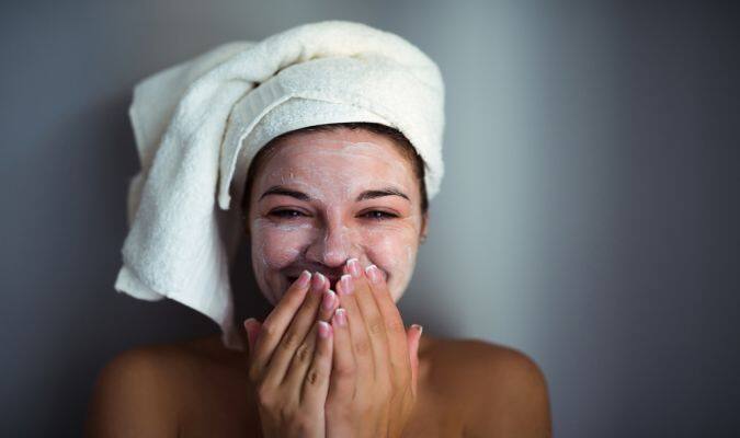 3 DIY face masks to reverse skin damage | TheHealthSite.com