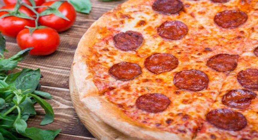 Sweaty, smelly armpits? Eat these foods to smell good! | TheHealthSite.com