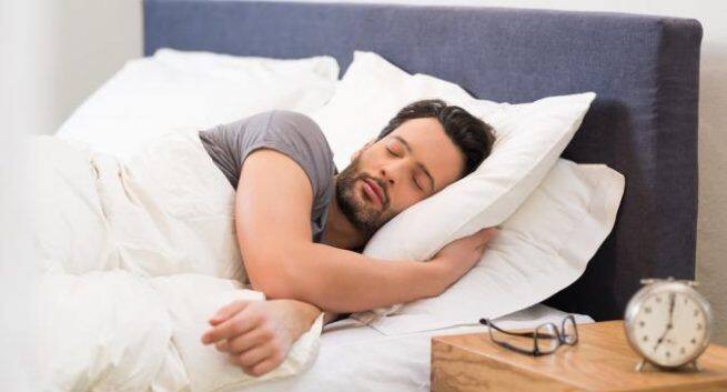 7 dangers of oversleeping that you should know | TheHealthSite.com