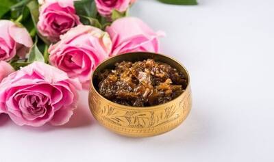 5 reasons why you must eat gulkand every day (homemade gulkand recipe ...