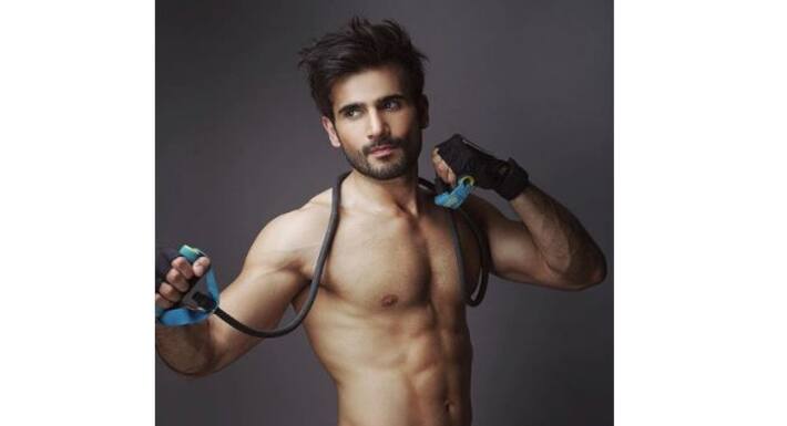 A sneak peek into Karan Tacker's fitness routine | TheHealthSite.com