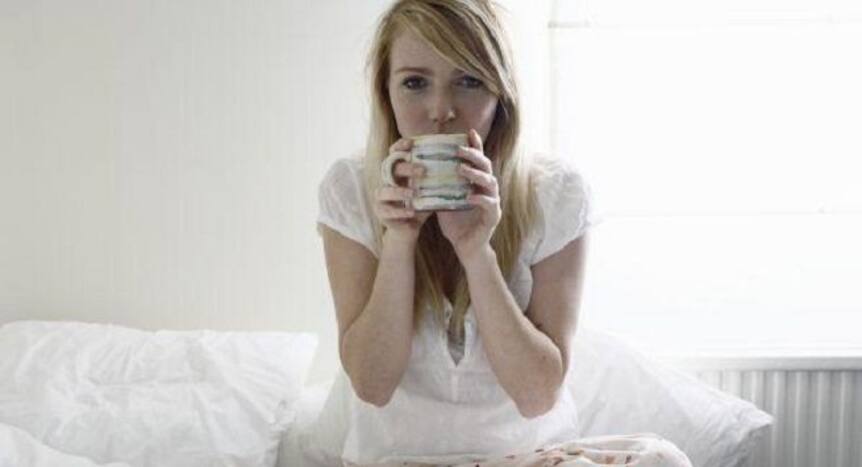 4 health hazards of consuming bed tea | TheHealthSite.com