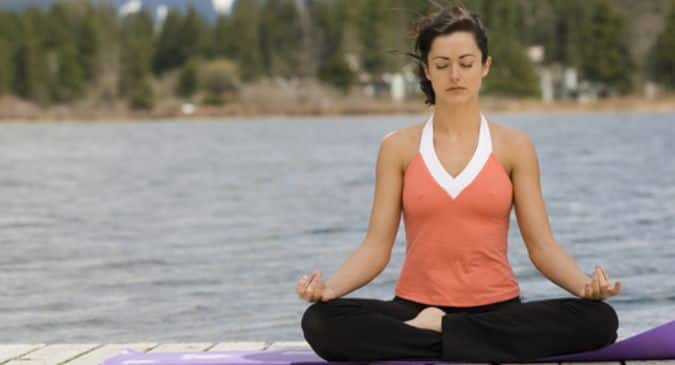 Ujjayi Pranayama Benefits in Hindi: उज्जायी प्राणायाम के फायदे और इसे ...