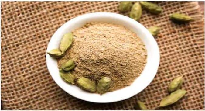 स्वाद बढ़ाने के साथ त्वचा भी निखारे छोटी इलायची, जानें कैसे ...