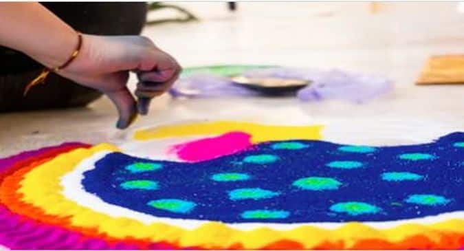 Rangoli benefits, घर सजाने के साथ सेहत भी बनाए रंगोली, जानें कैसे ...