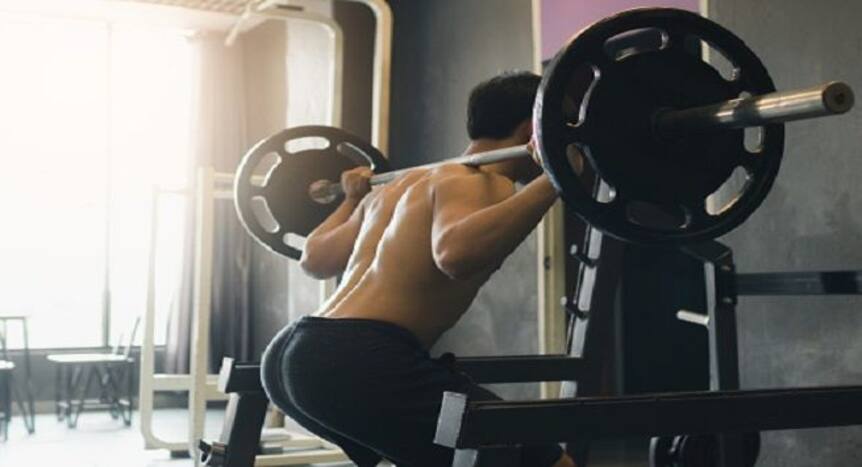 Try out these barbell deadlift substitutes and reduce your risk of ...