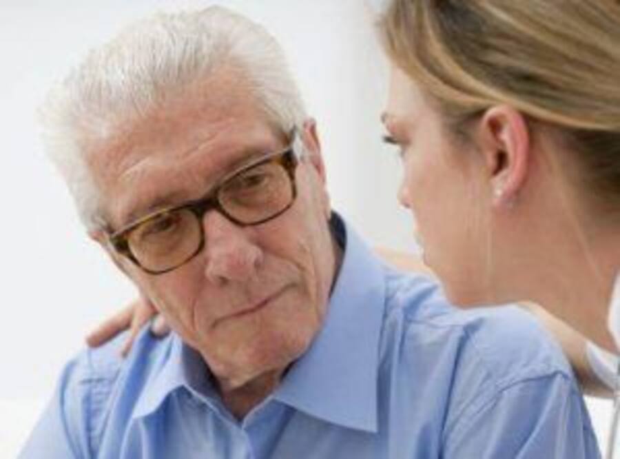 8 symptoms in old age that warrant attention | TheHealthSite.com