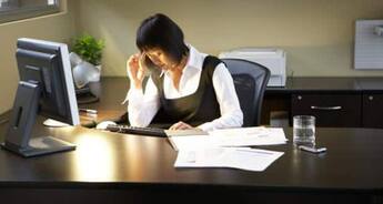 6 worst health problems common with computer use | TheHealthSite.com