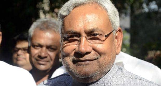 Lok Sabha Elections 2014: Bihar leaders beat the heat with juices and ...