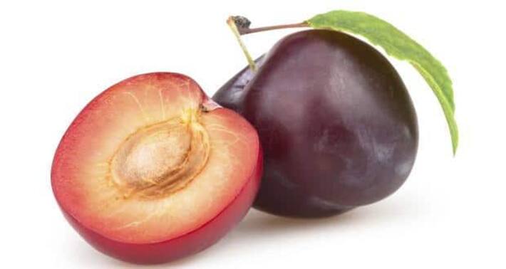 8 health benefits of plums or alubukhara | TheHealthSite.com
